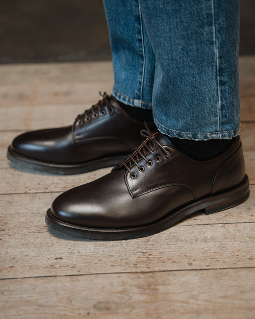 Classic brown antiqued real leather derby shoes | Velasca